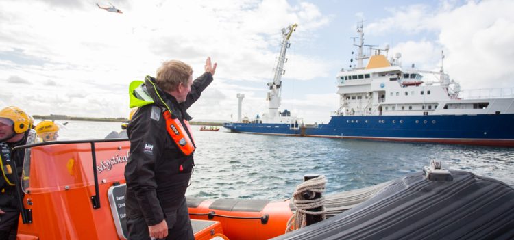 First Trans-Atlantic Fiber-Optic Cable Connects Ireland and US